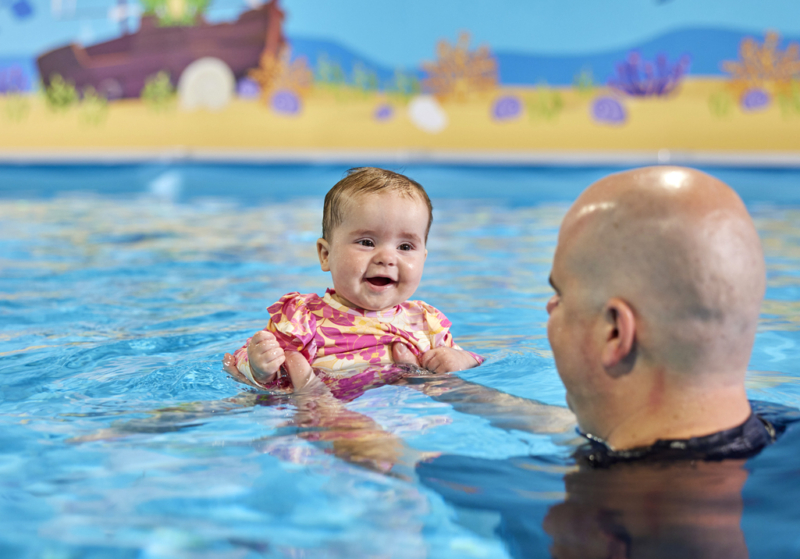 Baby Swimming Lessons – Build Water Confidence Early